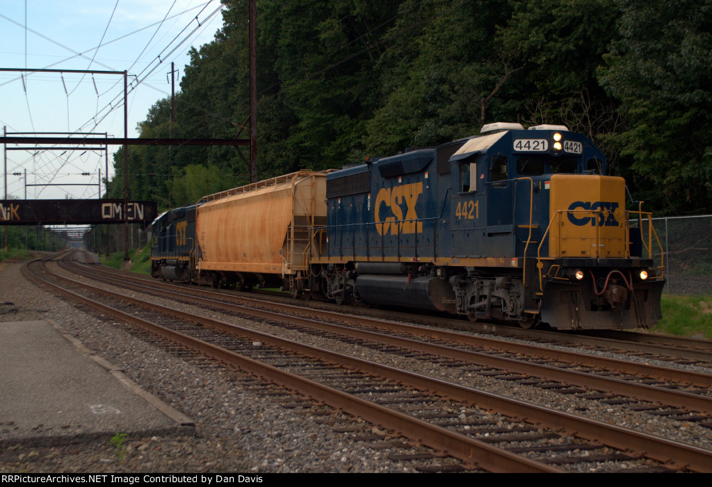 CSX GP40-2 4421 leads C770-13